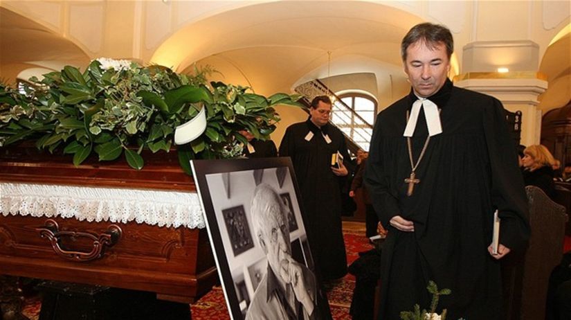 S Rúfusom sa rozlúčili stovky ľudí - Kniha - Kultúra - Pravda