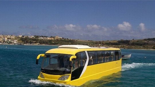 Na Malte vyvinuli obojživelný autobus - Magazín - Auto - Pravda