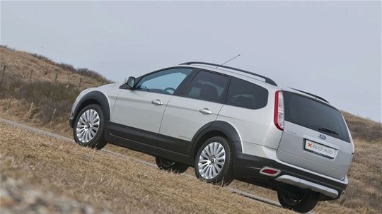 Ford predstavil oplastovaný Focus X Road - Novinky - Auto - Pravda