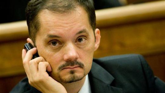 Rafaj sa neobáva zániku klubu SNS - Domáce - Správy - Pravda