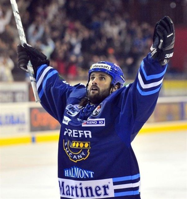 Uram sa vracia do Slovana, Zálešák smeruje zo Skalice do Košíc ...