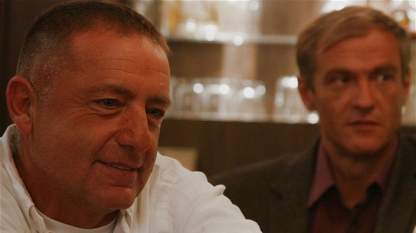 Flašík je pracháčom už aj v seriáli. A bojuje o mladú milenku - Z ...