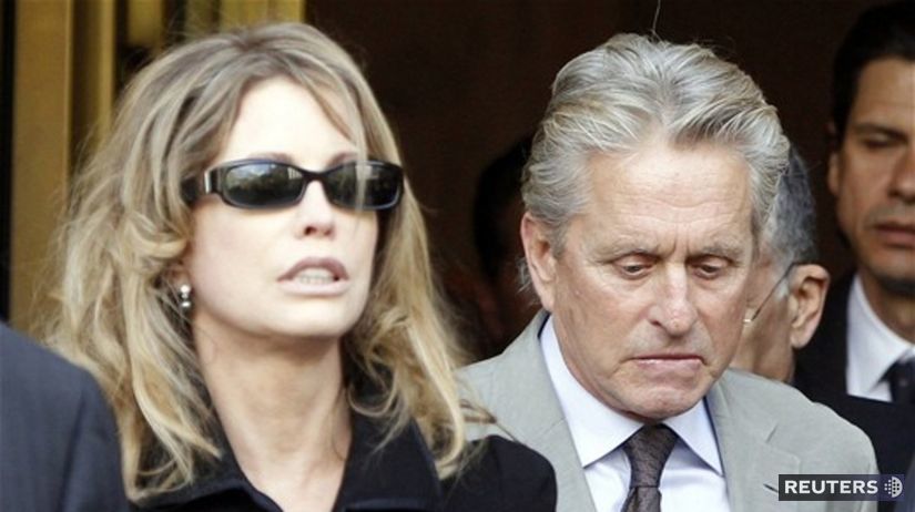 Nenásytná! Douglas bojuje s rakovinou, jeho ex žiada milióny - Hviezdne ...