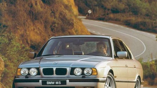 Mníchovská raketa BMW M5 ma 25 rokov - Magazín - Auto - Pravda