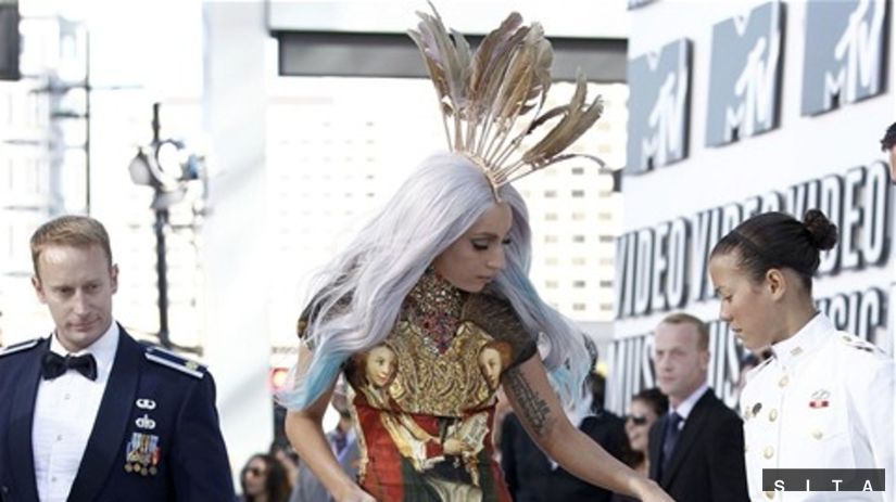 Lady GaGa pod čepiec? Vydávať sa chce už v decembri - Hviezdne kauzy ...