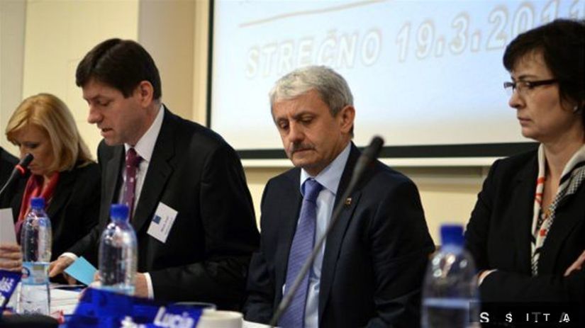 Mikuš zostáva predsedom Ústrednej rady SDKÚ - Domáce - Správy - Pravda