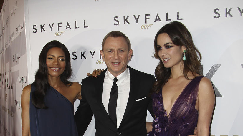Daniel Craig a jeho krásne kolegyne v Sydney: Uviedli Bonda! - Na ...
