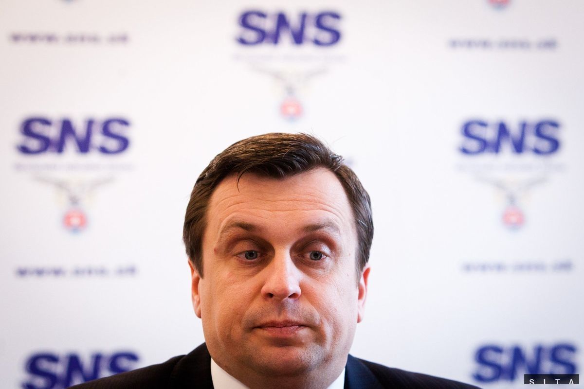 Slota tvrdí, že nebral stranícke peniaze - Domáce - Správy - Pravda