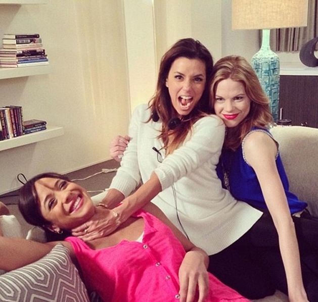 Prefíkané slúžky v akcii! Na túto sexicu si dáva pozor aj Longoria - Z ...