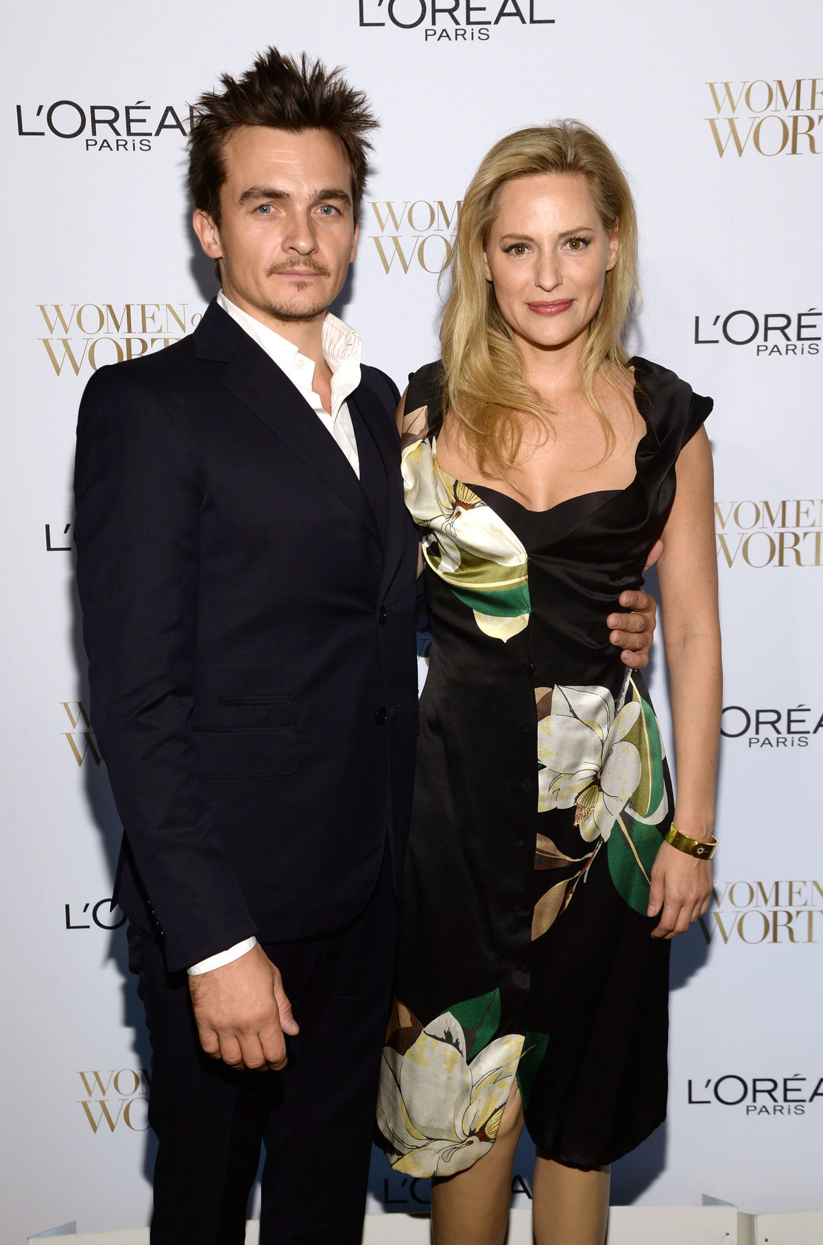 Rupert Friend sa zasnúbil s krásnou atlétkou Aimee Mullins - Hviezdne ...