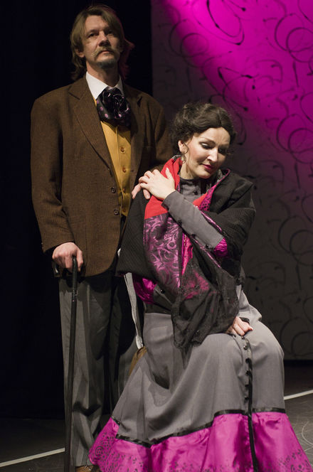 Máme nízky prah citlivosti voči bolesti a trápeniu iných - Divadlo ...