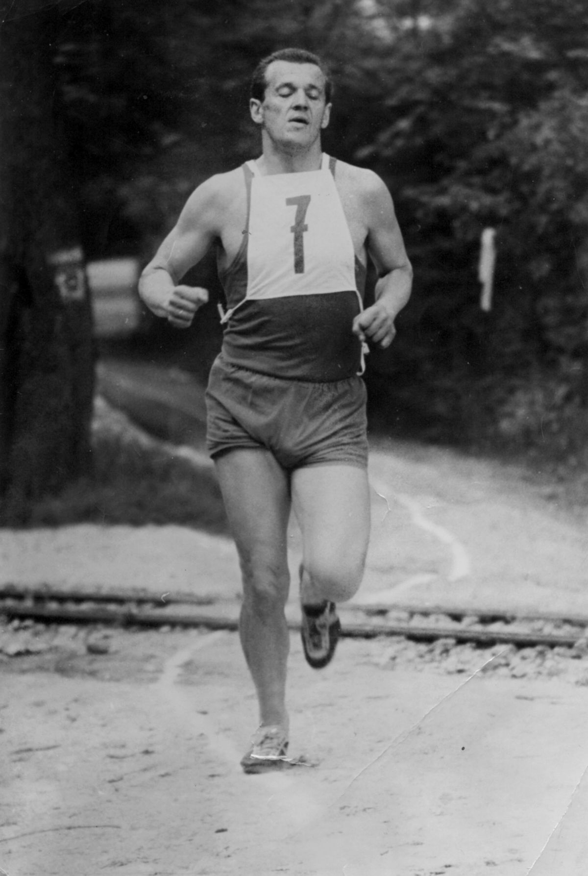 Vladimír Černý: Legenda skočila do vody a zaplávala kilometer. Oslávila ...