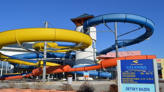 Galandia nepustí ľudí ani k vonkajšiemu bazénu - Domáce - Správy - Pravda