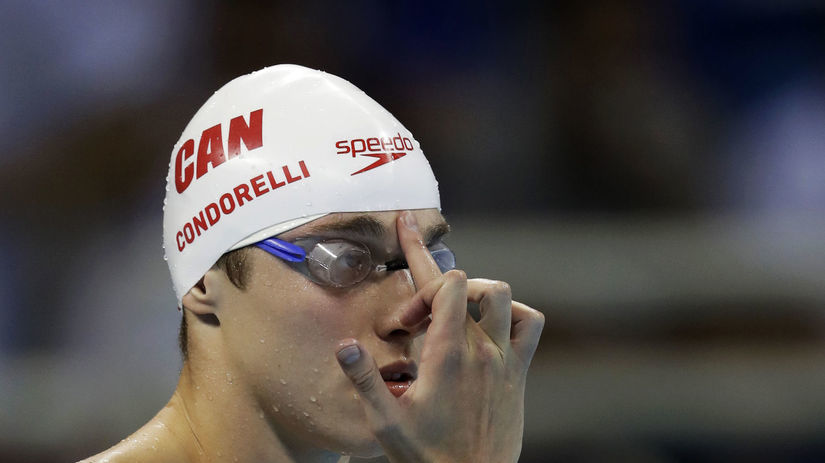 Nezvyčajný rituál. Kanadský plavec ukazuje otcovi prostredník ...