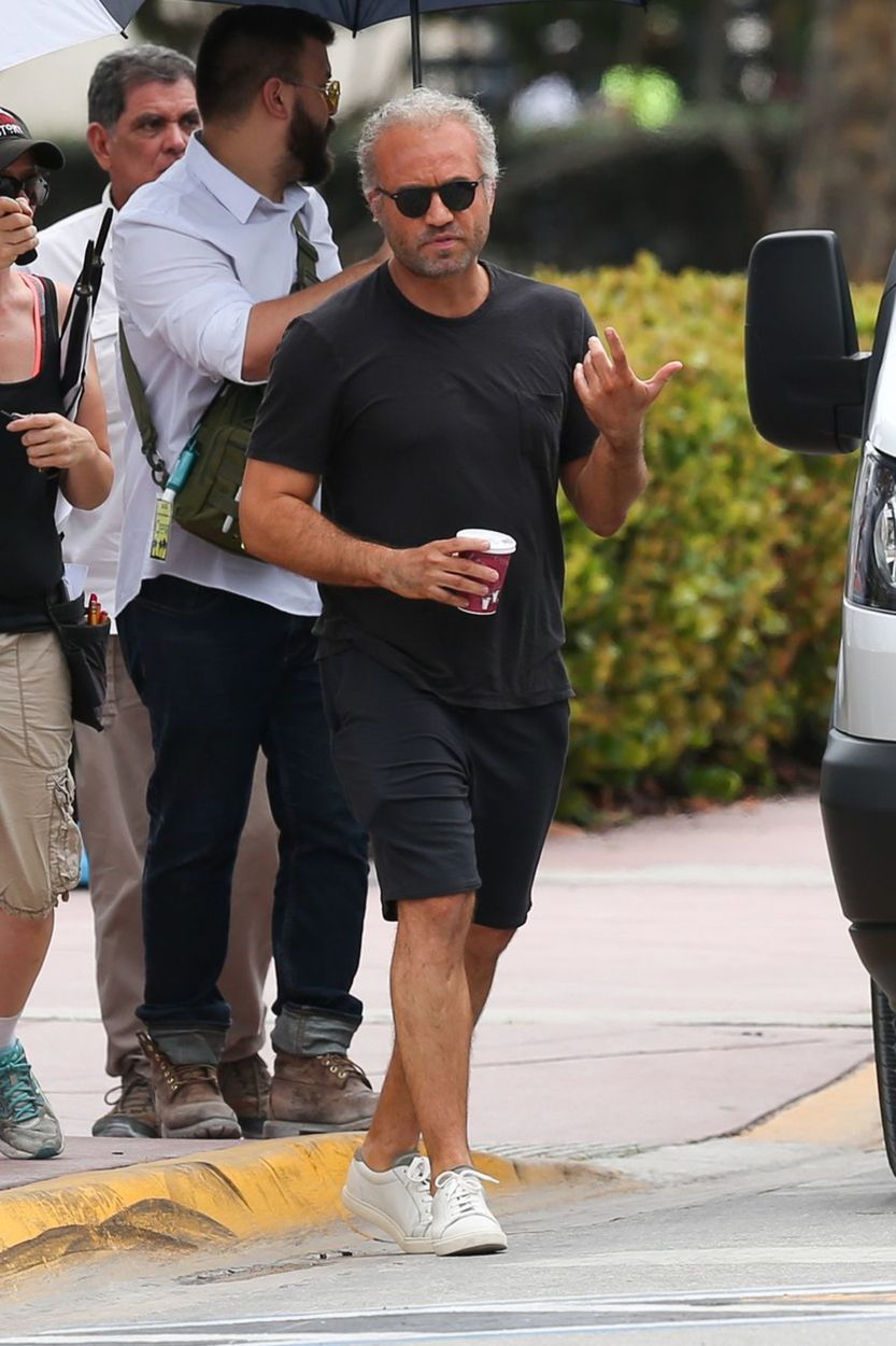 Herec sa prevtelil do mŕtveho Versaceho, vyzerá fakt ako on! - Z ...