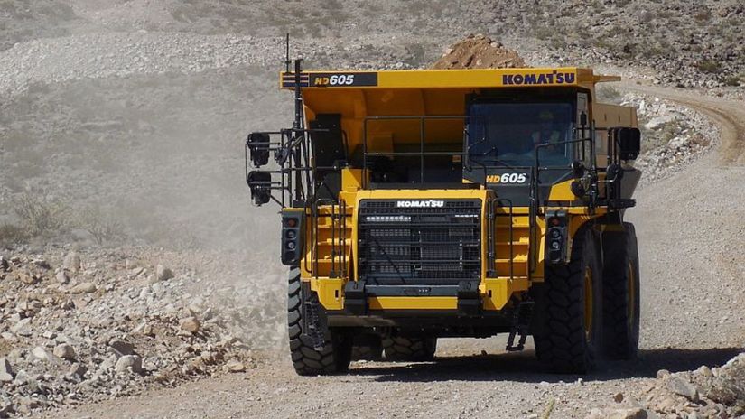 Komatsu E-Dumper: Toto je elektrické 'perpetuum mobile'. Energiu vyrába ...