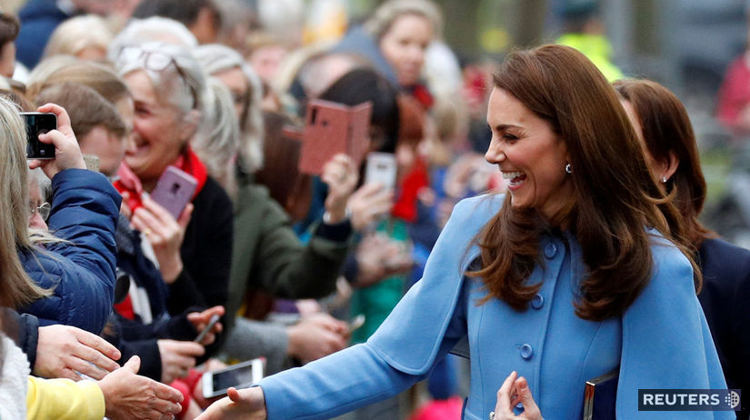Abrakadabra! Vojvodkyňa Kate vyčarovala štýl v kabáte a ĺa Harry Potter ...