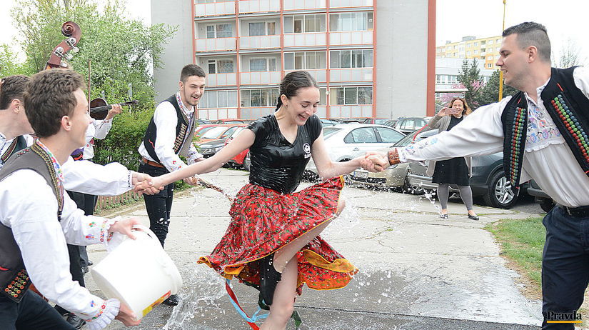 Oblievačka na východe začala zostra. Dievčatá: Budeme zdravé! Pozrite ...