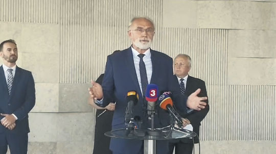 Najprv núkal 60–tisíc, pred policajtmi plakal - Domáce - Správy - Pravda