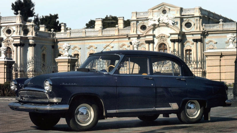 Volga GAZ M23: Tajná zbraň KGB ukrývala 5,5-litrový motor V8. Nik o tom ...