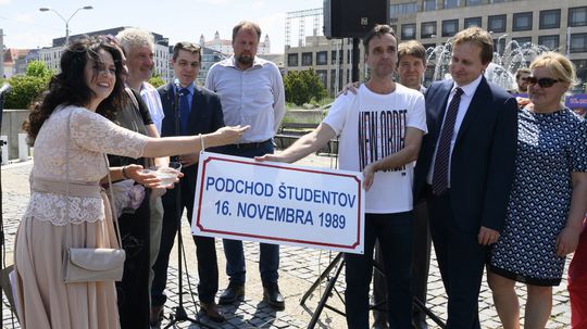 Milan Novotný: Odvážna predohra nežnej revolúcie bola deň pred Prahou v ...