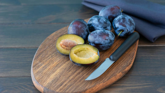 Super triky ako odkôstkovať a nepoškodiť slivky - Záhrada - Záhrada ...