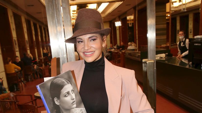 Darinka Rolincová, Gott aj Vondráčková: 'Kotlík' komunistickej zábavy ...