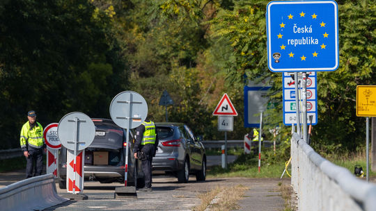 Česko predĺži kontroly na hraniciach so Slovenskom - Svet - Správy - Pravda
