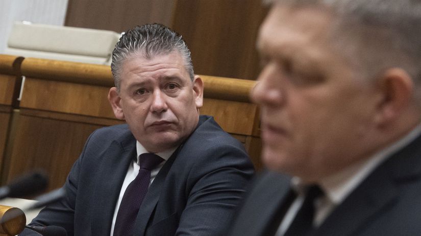 Mikulec zostáva ministrom minimálne do 1. decembra. Plénum nebolo ...