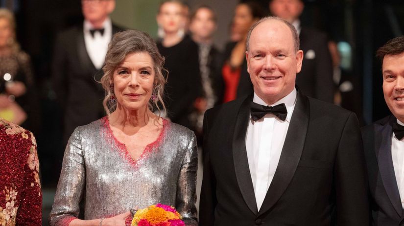 Monako, máme problém! Po Charlene nebolo na Bále ruží ani stopy. Albert ...