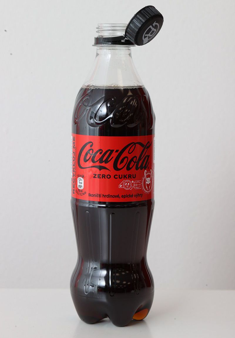 Coca-Cola zavádza neodnímateľné viečka v celom portfóliu - Potraviny ...