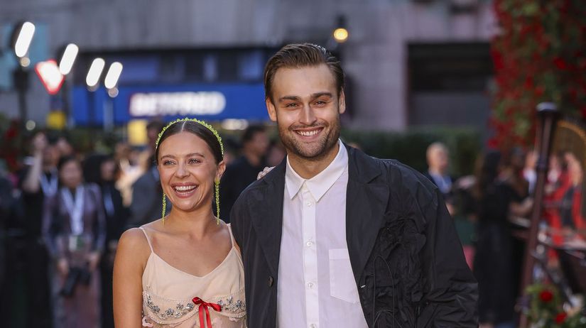 Podpätky v blate, nevesta ako obrázok: Slávny herecký pár si vystrojil ...