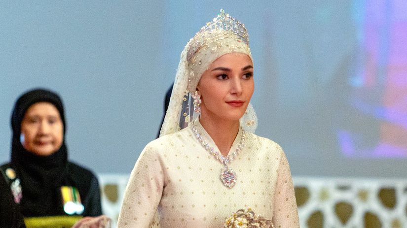 Pred pár týždňami očarila ako nevesta a teraz? Krásna manželka ...