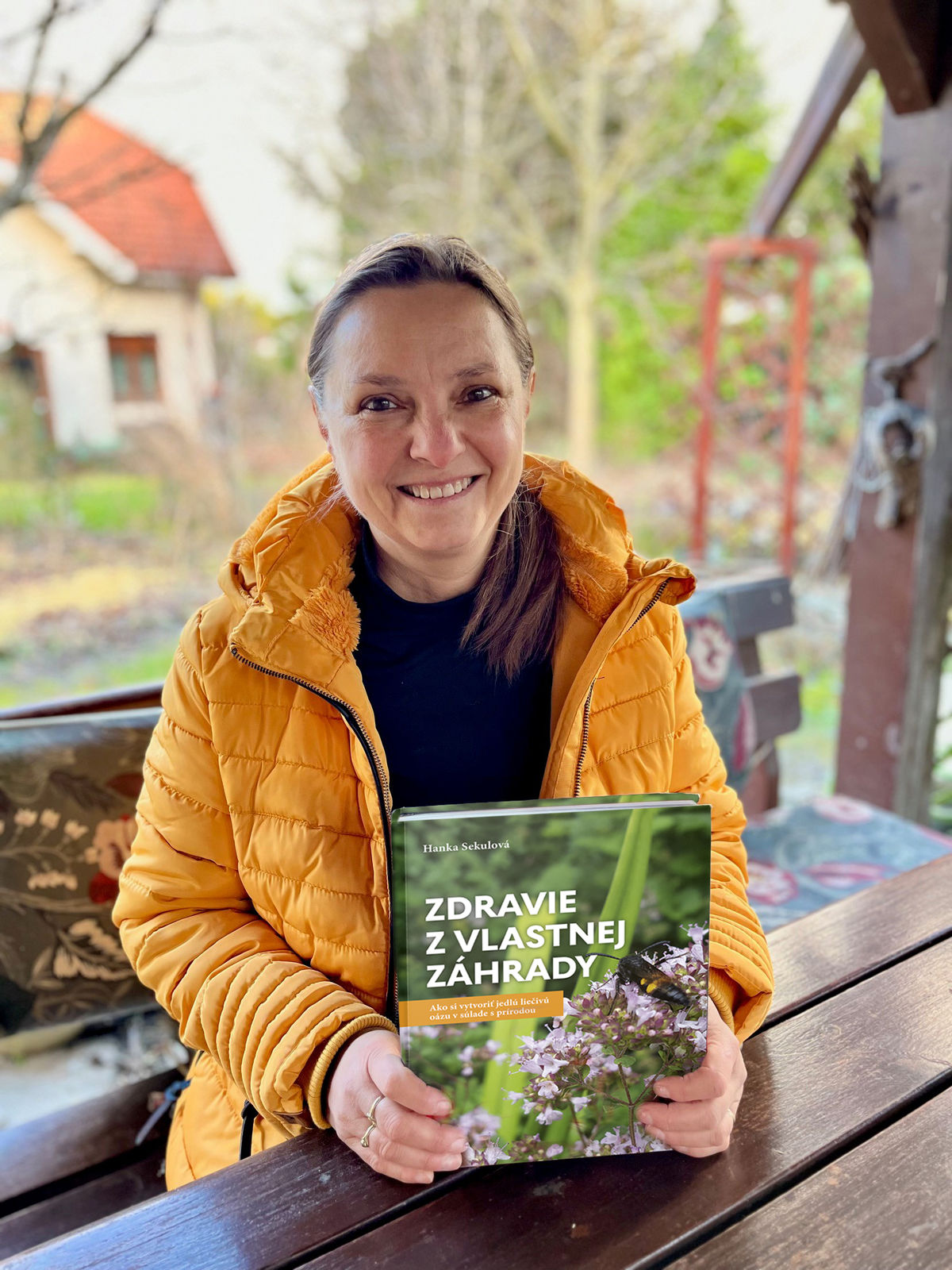 Ako premeniť štandardnú záhradu na prírodnú a liečivú? Dozviete sa z knihy Zdravie z vlastnej ...