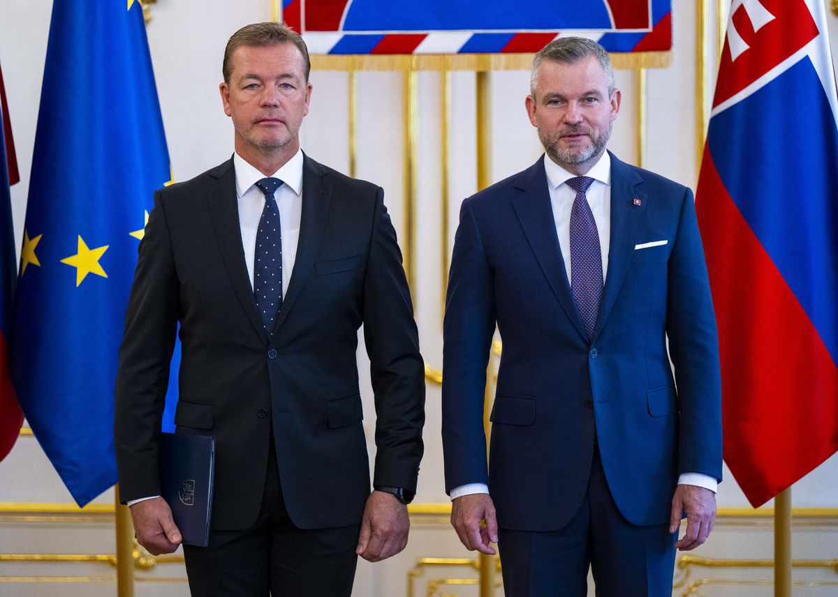 Pellegrini odovzdal poverovacie listiny novým veľvyslancom SR v Izraeli a pri NATO - Domáce ...