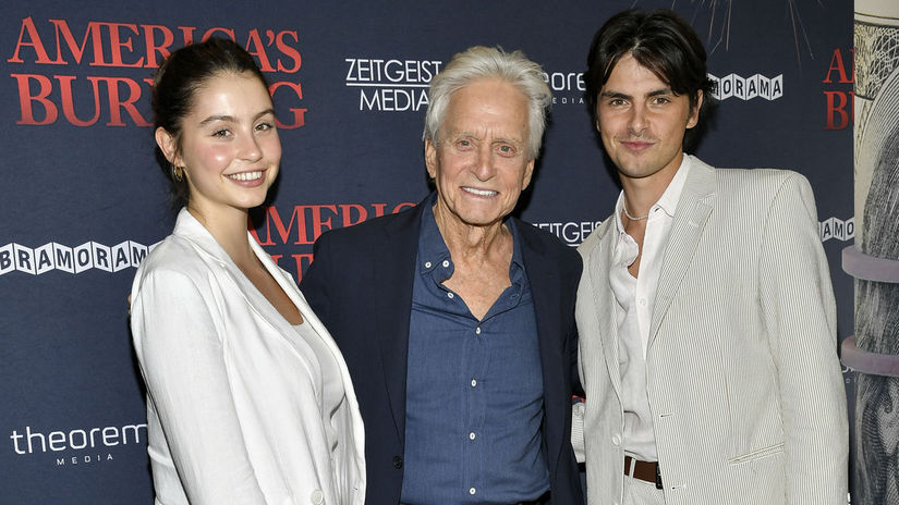 Deň starých otcov nemáme, schladili tvrdo Douglasa, keď navštívil ...