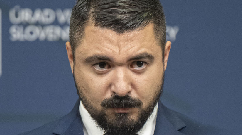 Pavol Gašpar povedal, kedy odstúpi, nehoda ho mrzí. Podľa šéfa SIS je ...