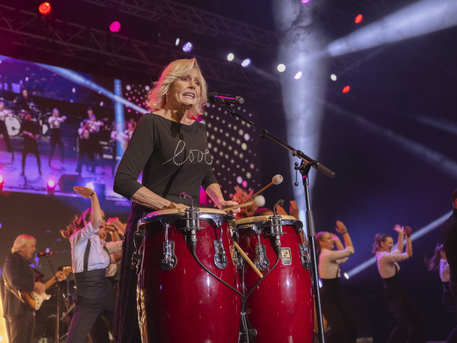 Vondráčková oslavuje životné míľniky vo veľkom štýle: Hudobné ...