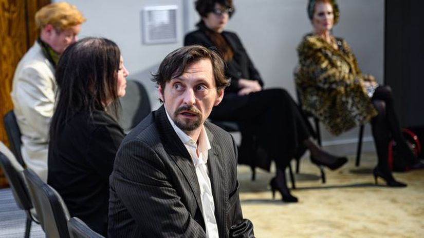 Lukáš Latinák: Chceme byť šťastní za každú cenu - Divadlo - Kultúra ...