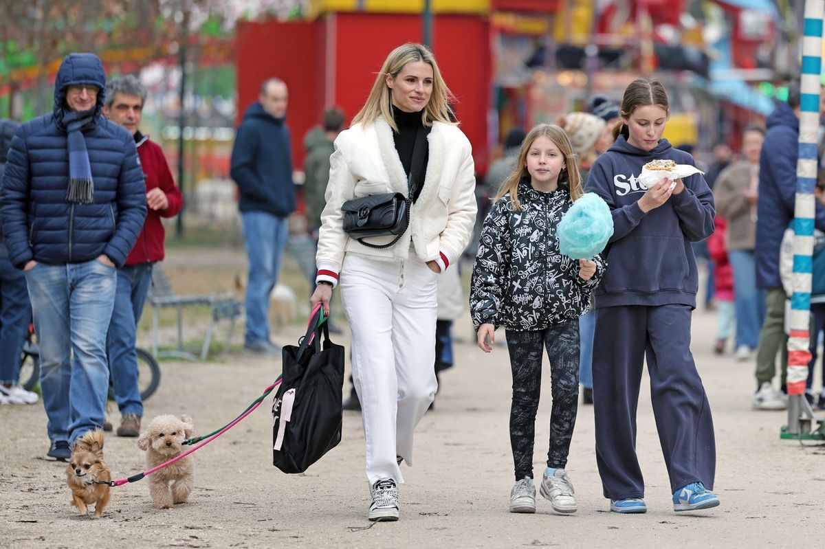 Očarujúca Michelle Hunziker po boku dvoch najmladších dcér. Z jej ...