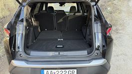 Test: Peugeot 5008. Pekné auto, ktoré nemá (poriadny) motor - Testy ...