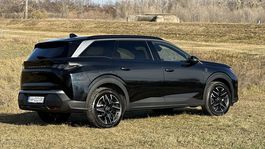 Test: Peugeot 5008. Pekné auto, ktoré nemá (poriadny) motor - Testy ...