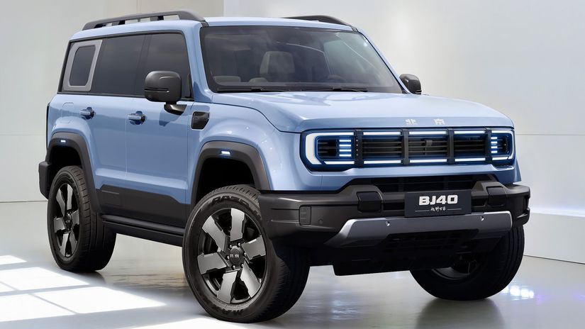 Číňania predstavili vlastný menší ‘Defender‘. Na nádrž spraví 1 200 ...