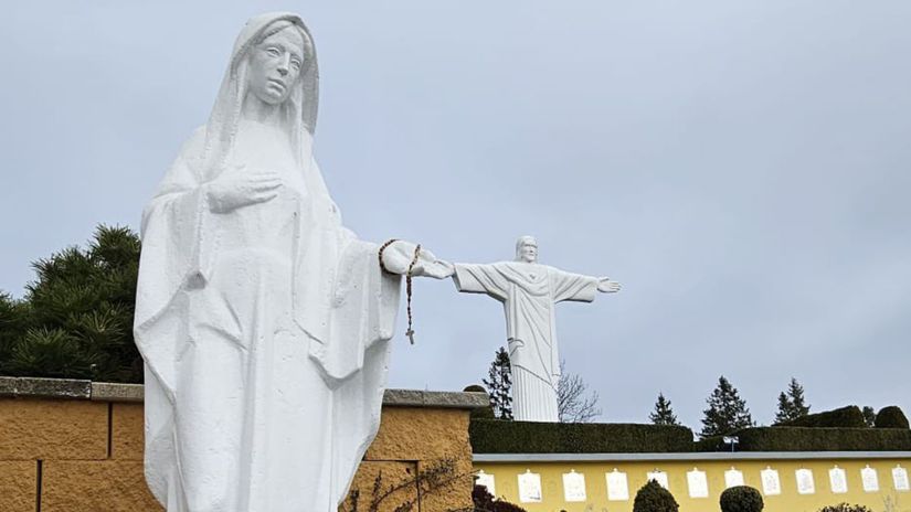 Najväčšia socha Ježiša Krista na Slovensku – „Rio de Klin“. Toto ...