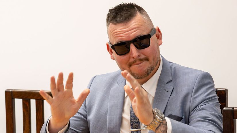 Extrémista Bombic zostáva vo väzbe, sudkyňa žiadosť o prepustenie ...