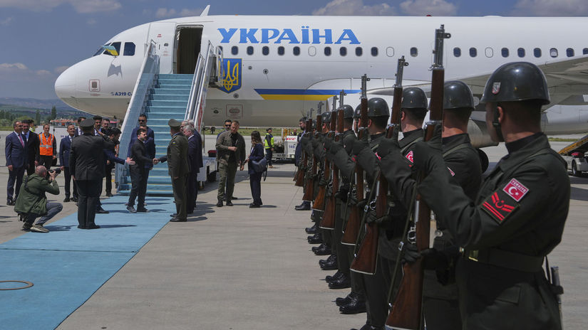 Zelenskyj menoval hlavného vyjednávača s Rusmi. Ruská delegácia? Atrapa ...