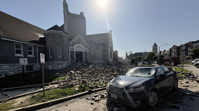 Búrky a tornáda zabili v USA už viac ako 20 ľudí. Poškodené sú tisíce ...