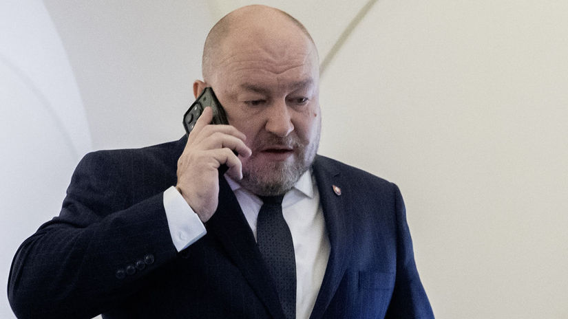 Držím vám palce, pán Huliak. Minister má spojenca, kontroverzný majiteľ ...