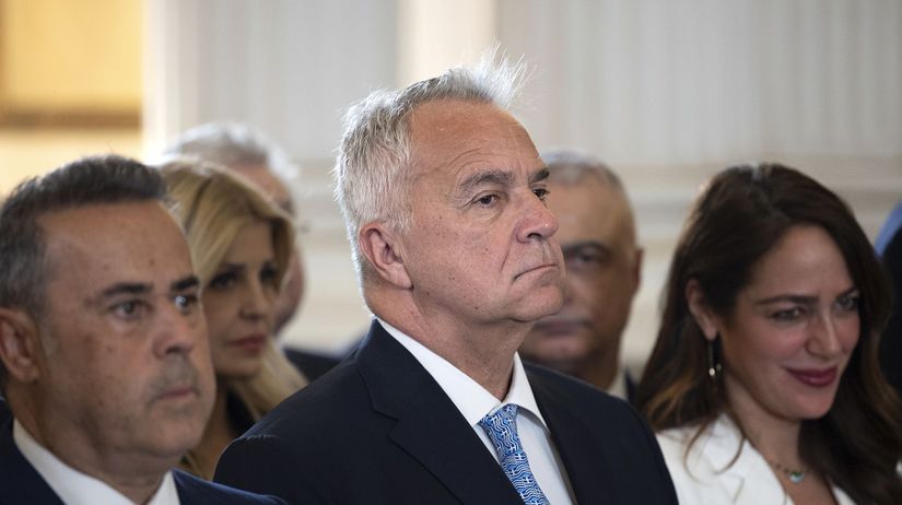 Grécko má nového ministra pre migráciu. Predošlý skončil pre podvody ...