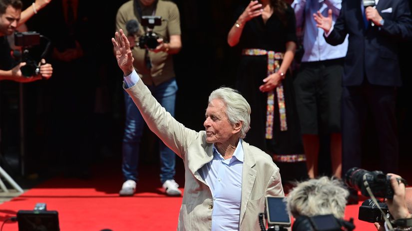 Čo do pekla ty o tom vieš, hovorí Sharon Stone o konflikte s Douglasom ...